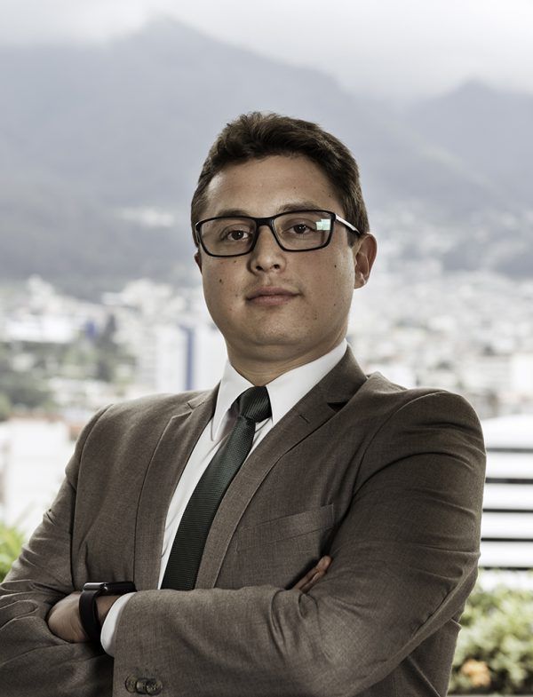 Asociados - CorralRosales